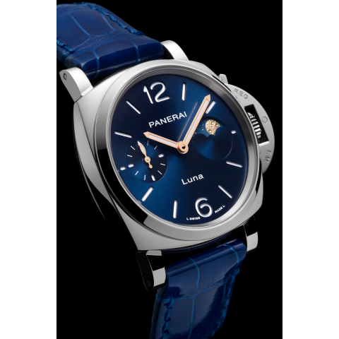 Panerai Luminor Due庐米诺杜尔Luna腕表 PAM 1179 38毫米 p.900/mp 自动上链机械机芯 | CN 沛纳海官方网站
